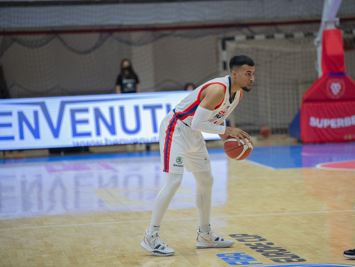 Stephen Holt continuă alături de CSM CSU Oradea - CSM Oradea
