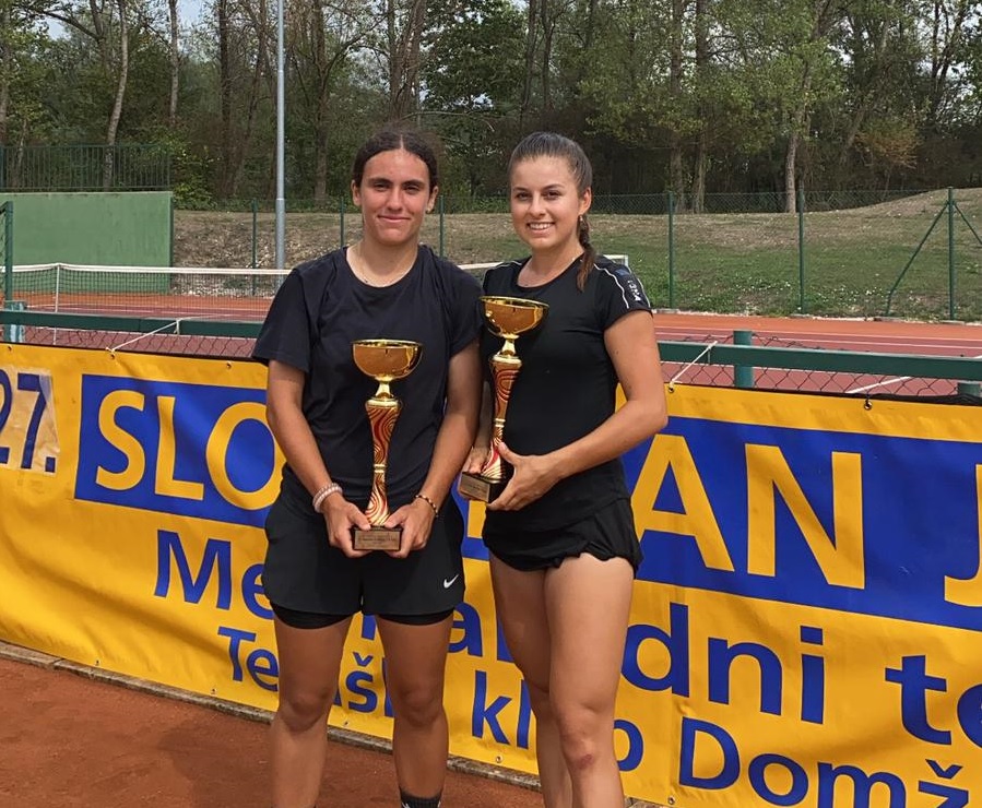 Floriana Popovici si Anamaria Coroiu au câștigat proba de dublu feminin ...