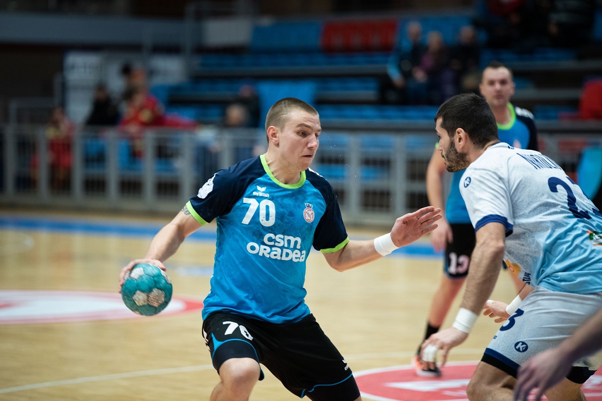 Echipa de handbal cedează în confruntarea cu Steaua București - CSM Oradea